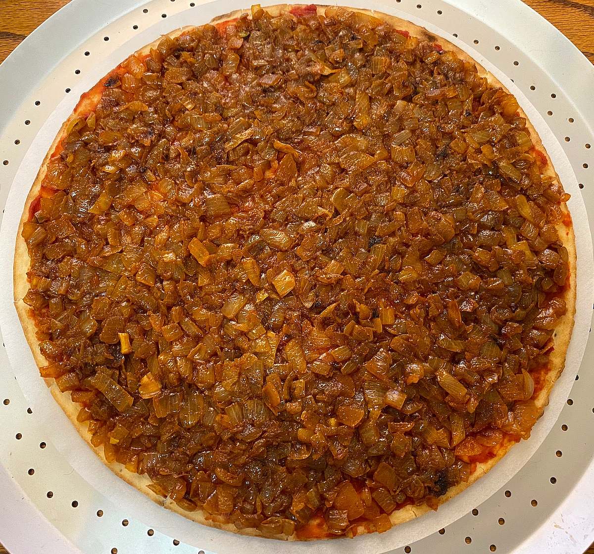 Easy Vegetarian Thin Crust Pizza With Caramelized Onions - Delicious ...