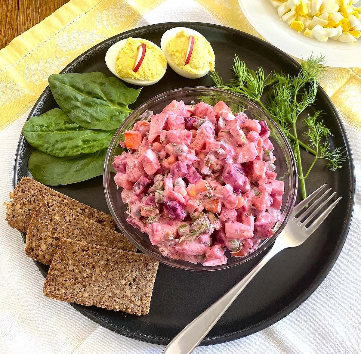 Creamy Beet Salad A La Russe: A Vibrant Twist on Tradition - Delicious ...