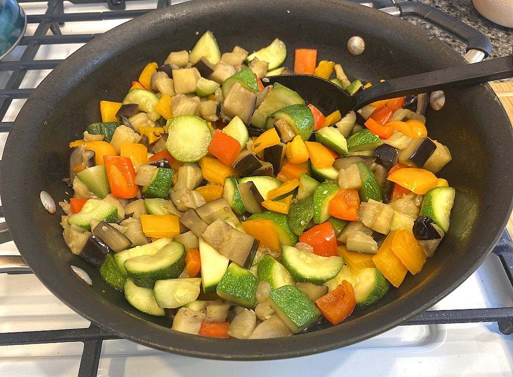 Ratatouille - Mediterranean Vegetable Stew Tasty French Classic ...